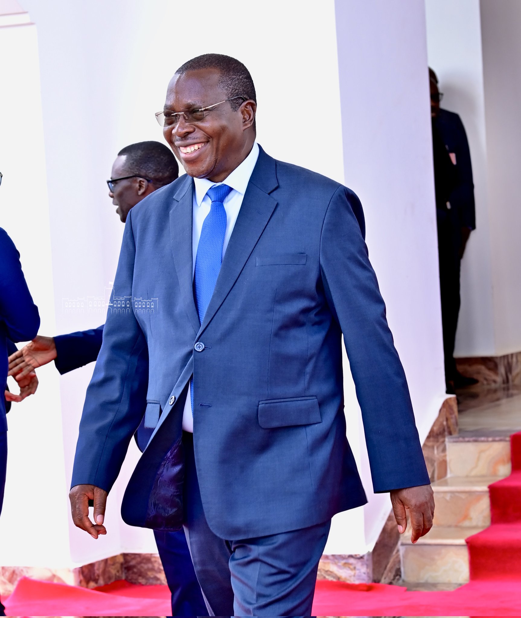 MAKAMU WA RAIS MHE. DKT. PHILLIP ISDOR MPANGO AKIONDOKA IKULU YA ...
